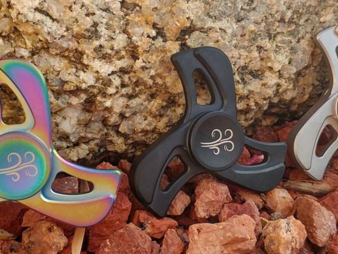 How To Spin a Fidget Spinner - Beginners Guide - Spin-Things